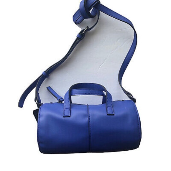 Simply Vera Vera Wang | Bags | Simply Vera Wang Blue Round Cylinder ...